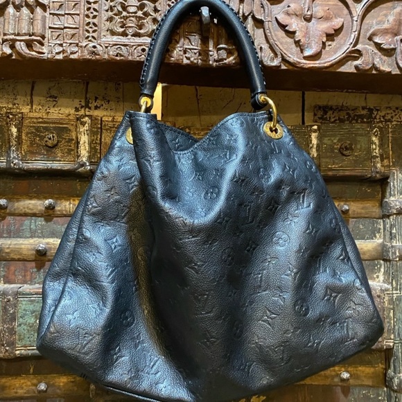 Louis Vuitton | Bags | Authentic Black Louis Vuitton Lv Empriente ...